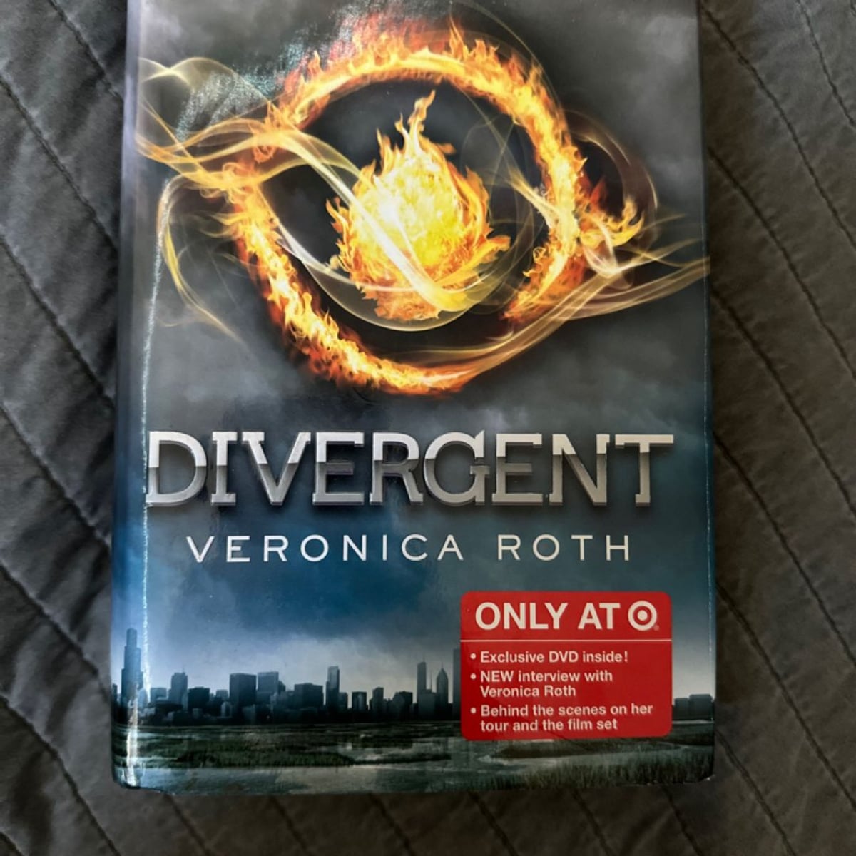 Divergent by Veronica Roth, Hardcover | Pangobooks