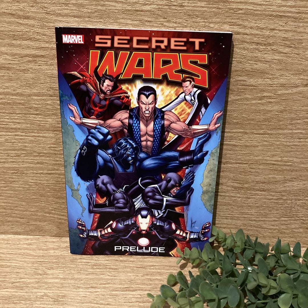 Secret Wars Prelude by Jonathan Hickman, Jim Shooter, Brian Michael Bendis