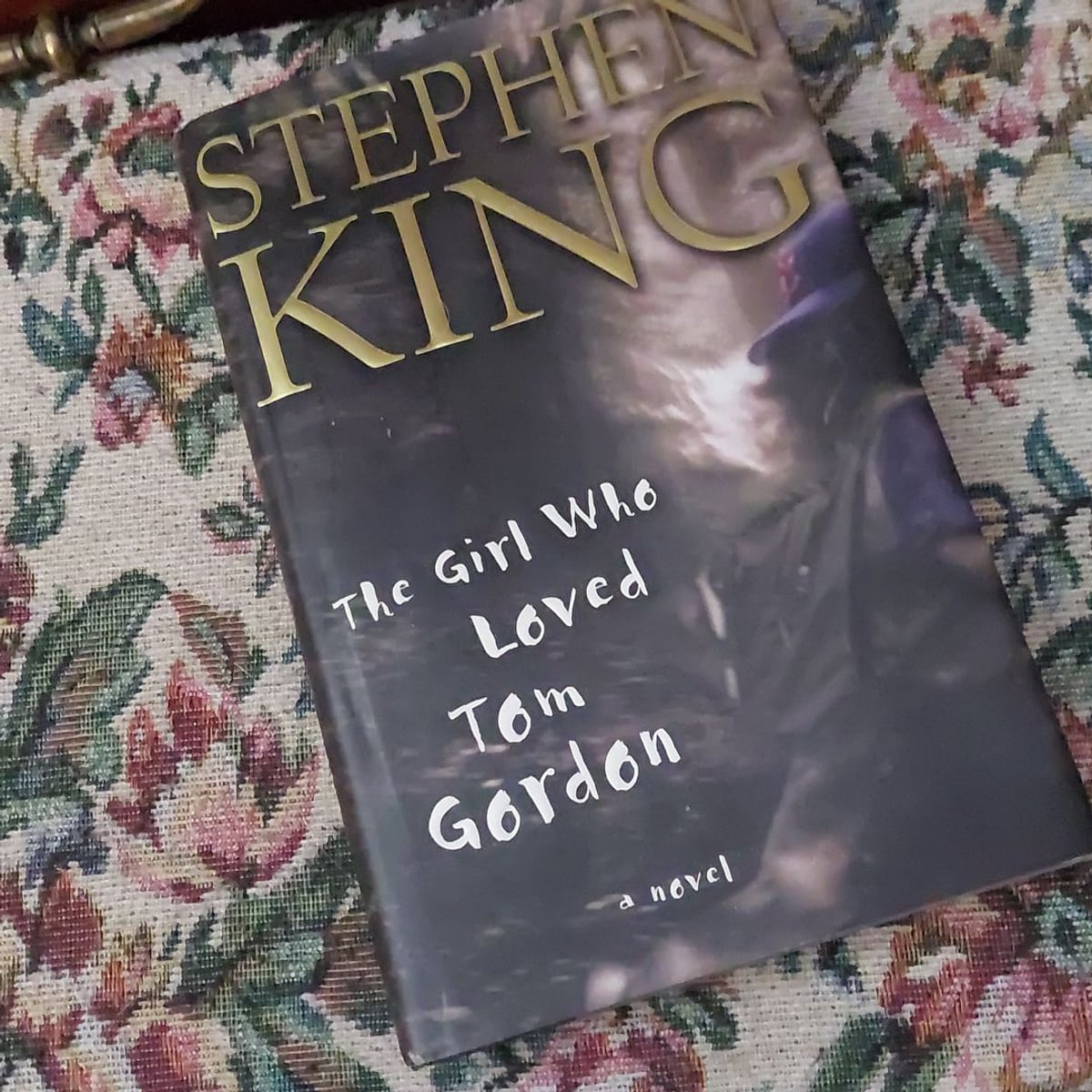 The Girl Who Loved Tom Gordon by Stephen King, Hardcover | Pangobooks