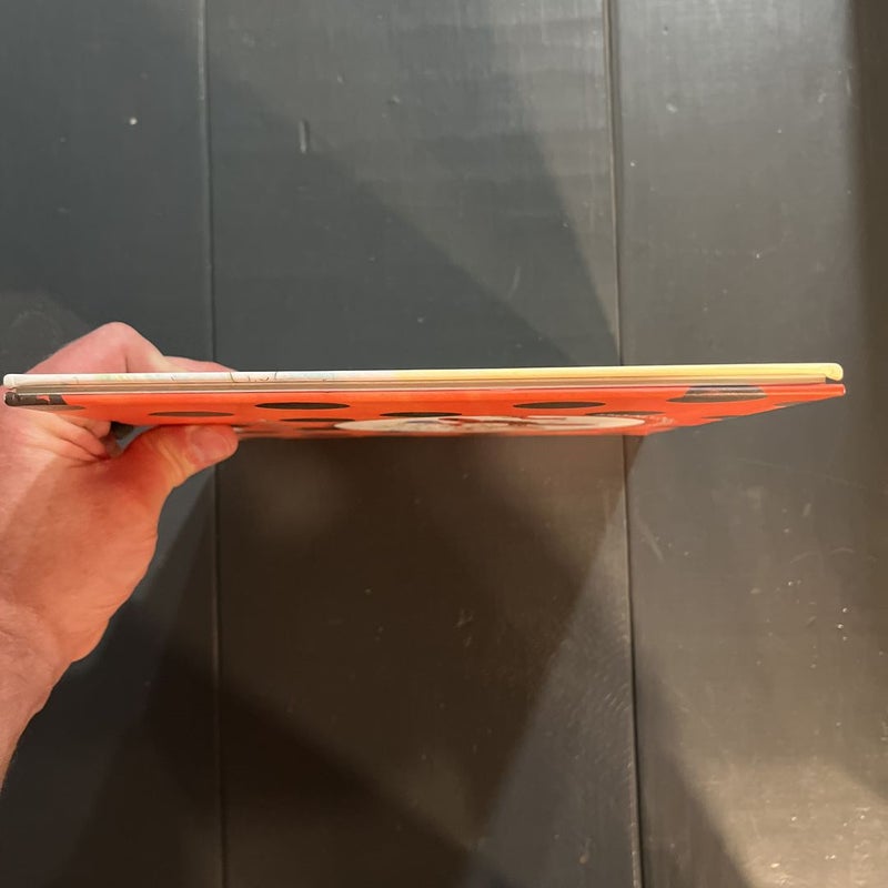 Ladybug Girl at the Beach by Jacky Davis, Hardcover | Pangobooks