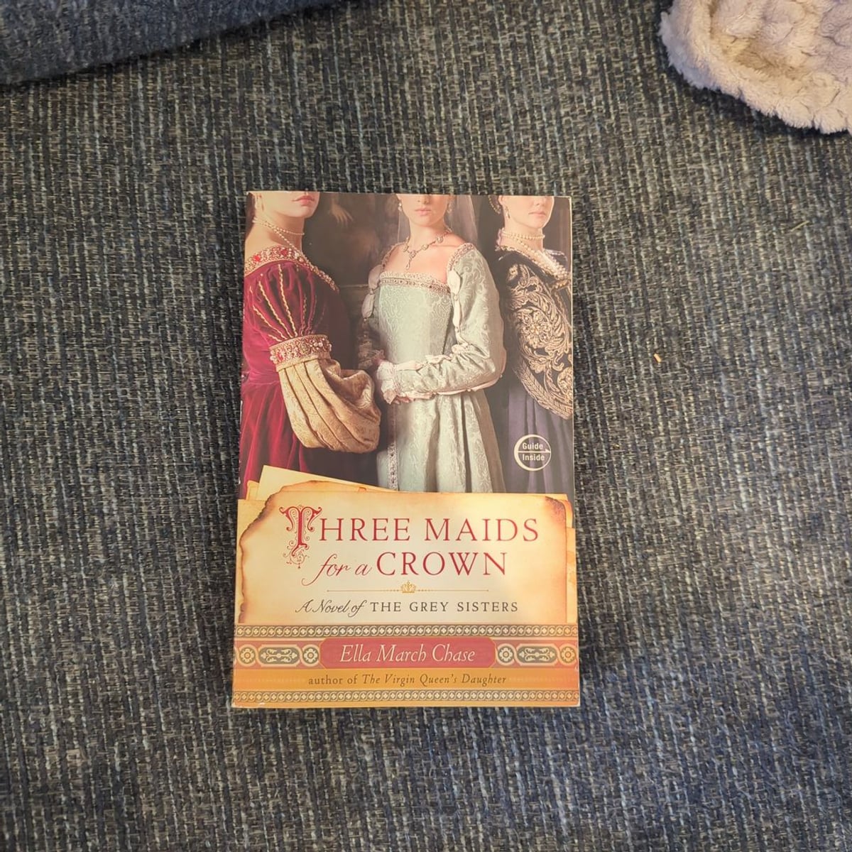 Three Maids for a Crown by Ella March Chase, Paperback | Pangobooks