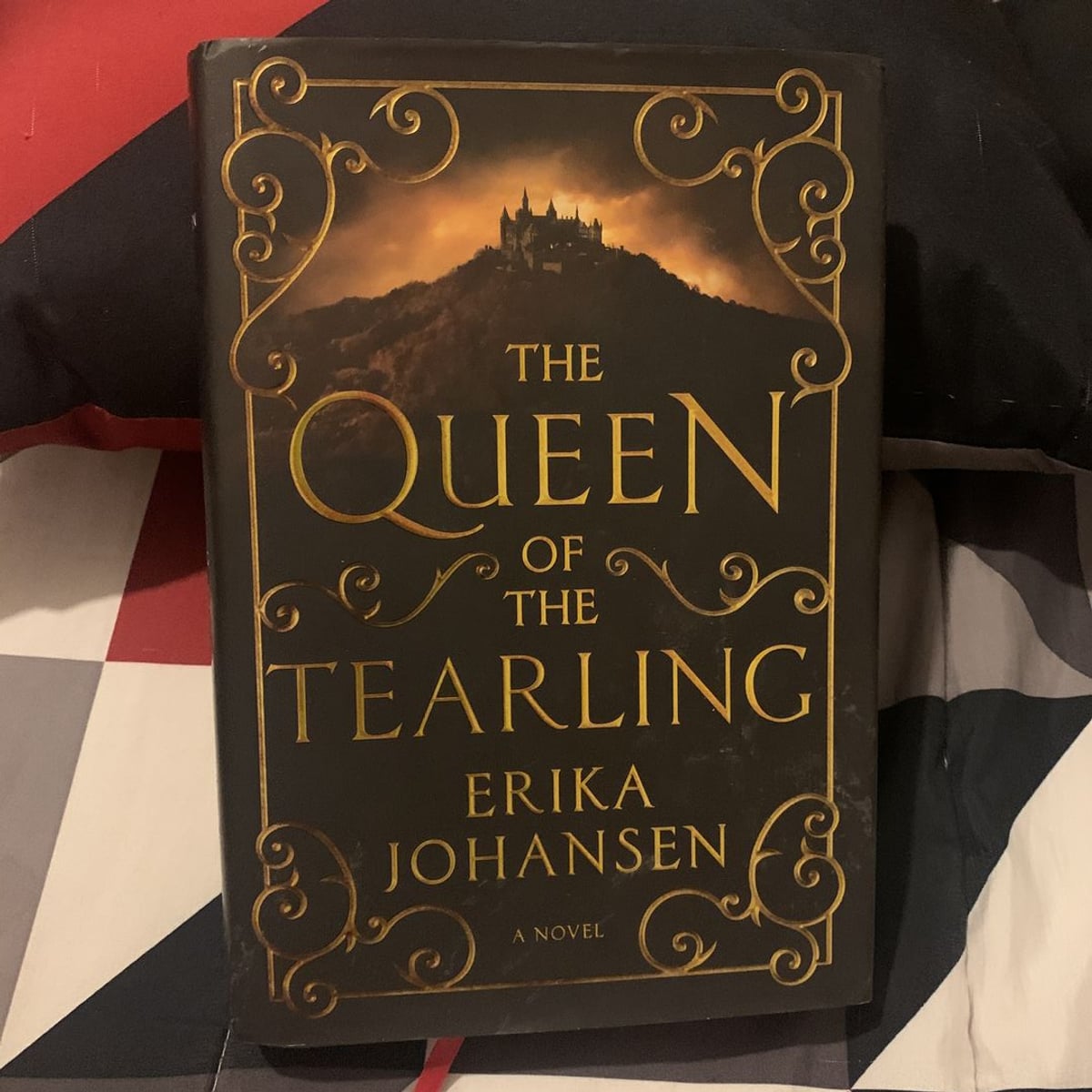 The Queen of the Tearling by Erika Johansen, Hardcover | Pangobooks