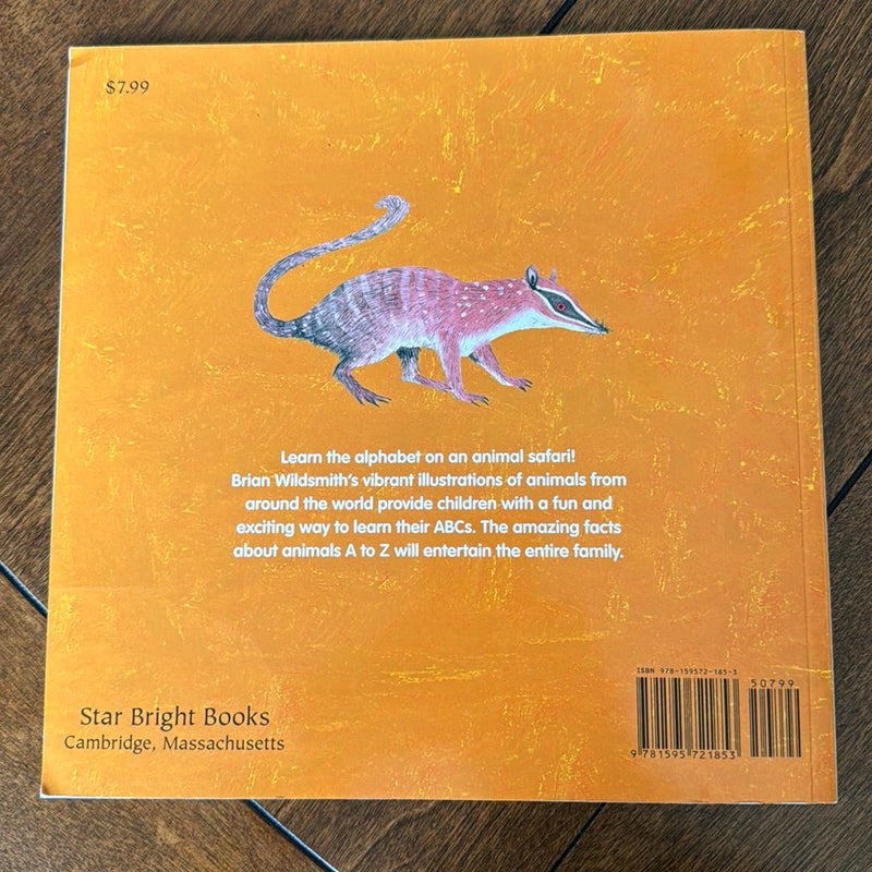 Amazing Animal Alphabet by Brian Wildsmith, Paperback | Pangobooks
