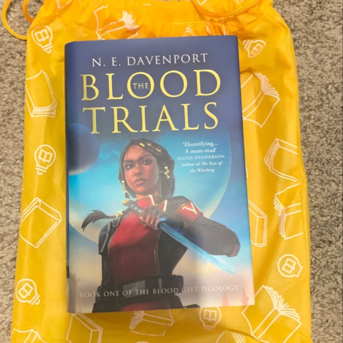 The blood trials by N.E. Davenport, Hardcover | Pangobooks