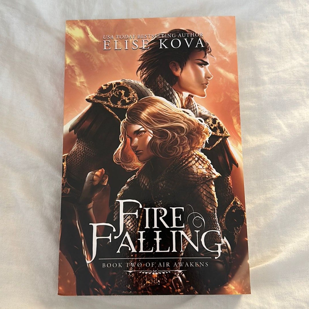 Fire Falling by Elise Kova, Paperback | Pangobooks