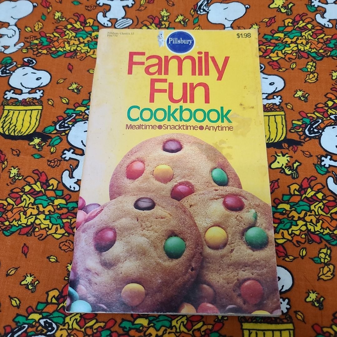 Family Fun Cookbook by Pillsbury , Paperback | Pangobooks