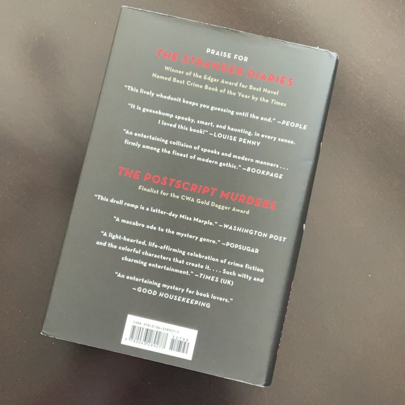 Bleeding Heart Yard by Elly Griffiths, Hardcover | Pangobooks