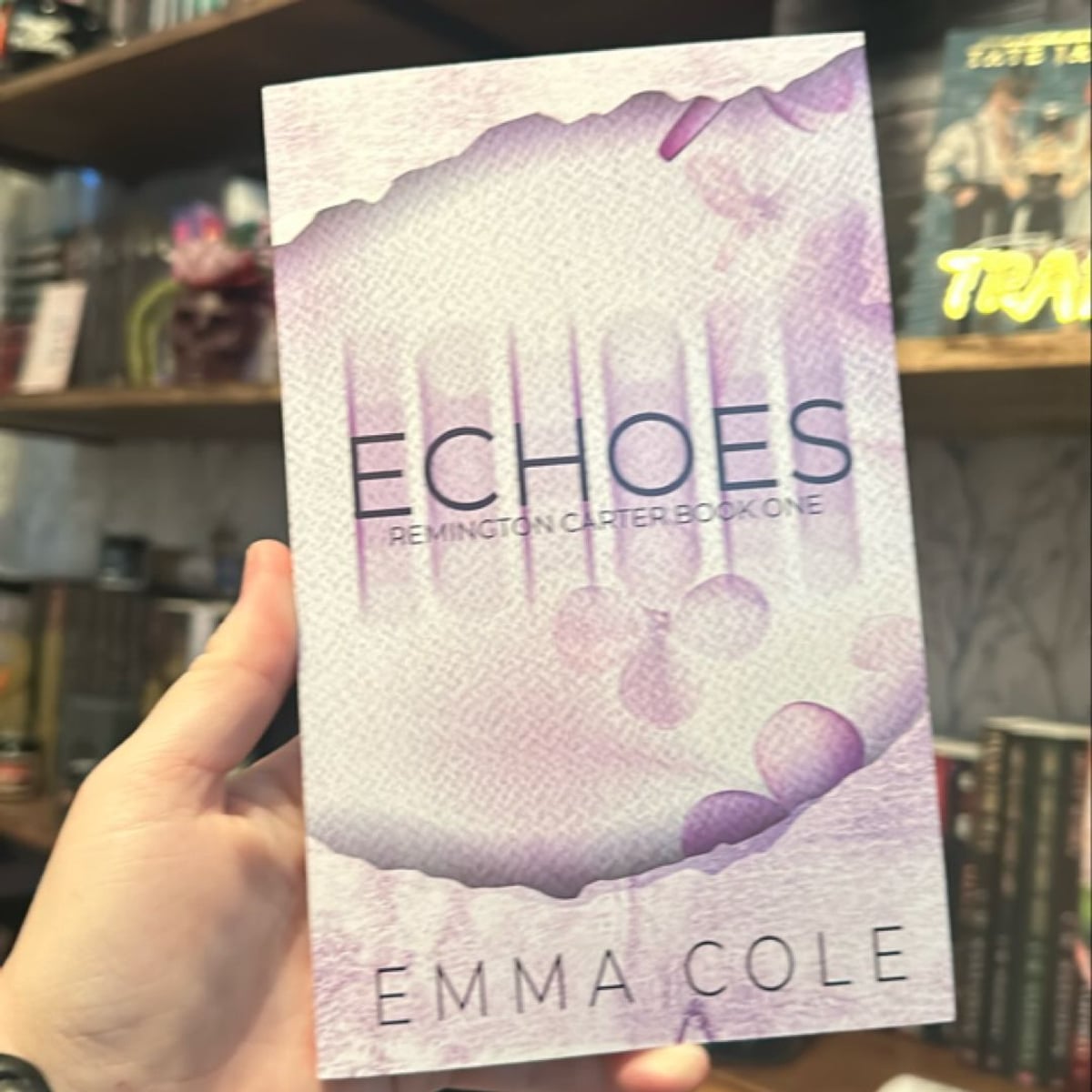 Echoes -Signed Exclusive by Emma Cole, Paperback | Pangobooks