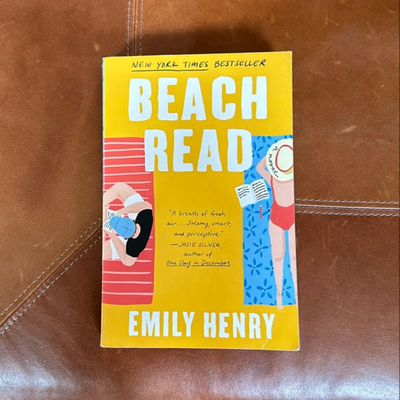 Beach Read by Emily Henry, Paperback | Pangobooks