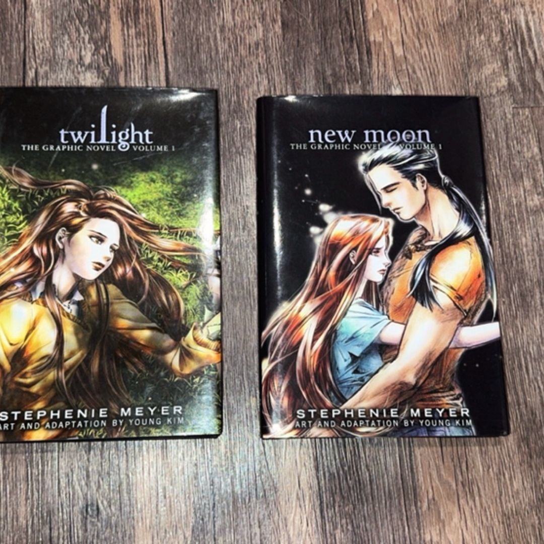 Twilight and New Moon Graphic Novels by Stephanie Meyer, Hardcover | Pangobooks
