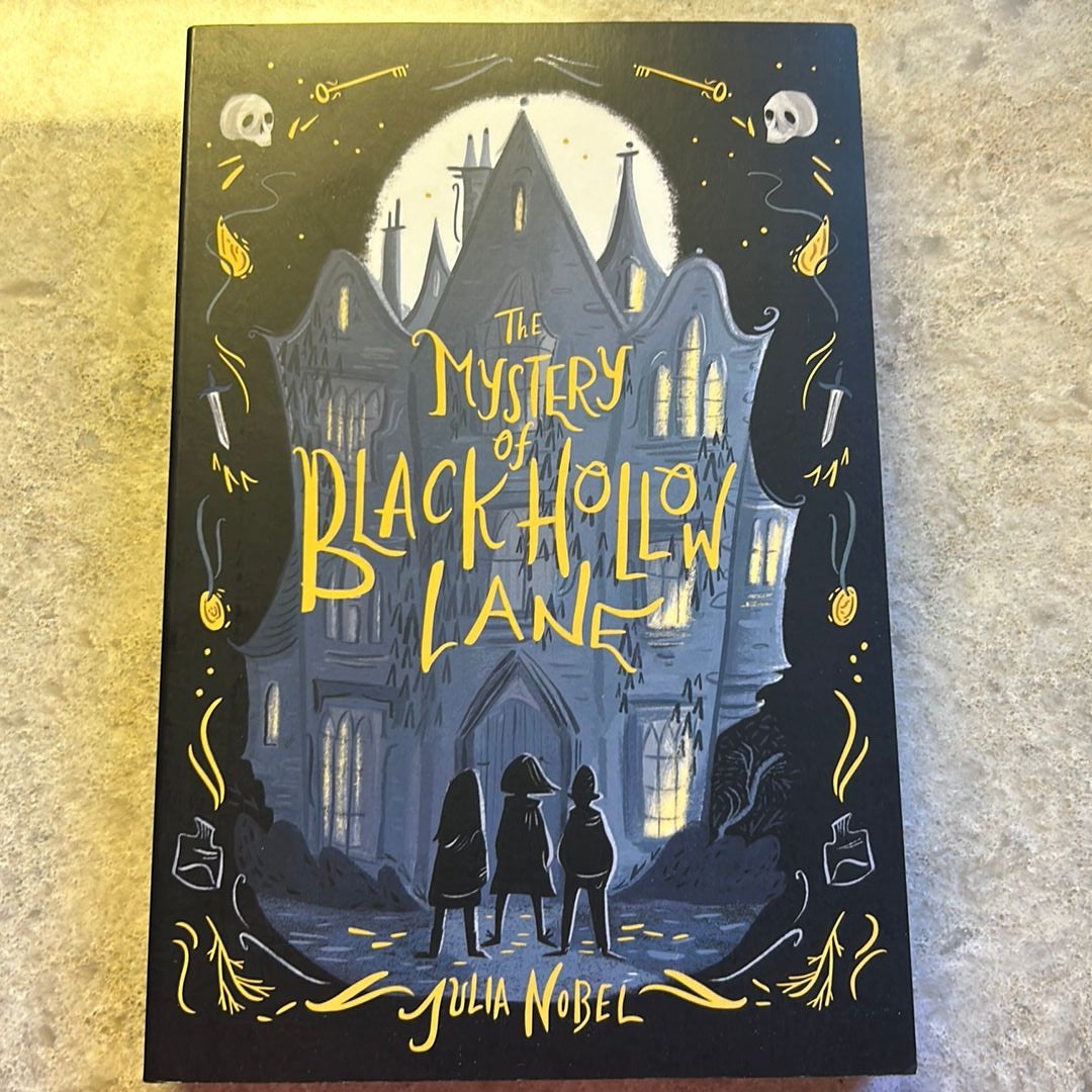 The Mystery of Black Hollow Lane by Julia Nobel, Paperback | Pangobooks