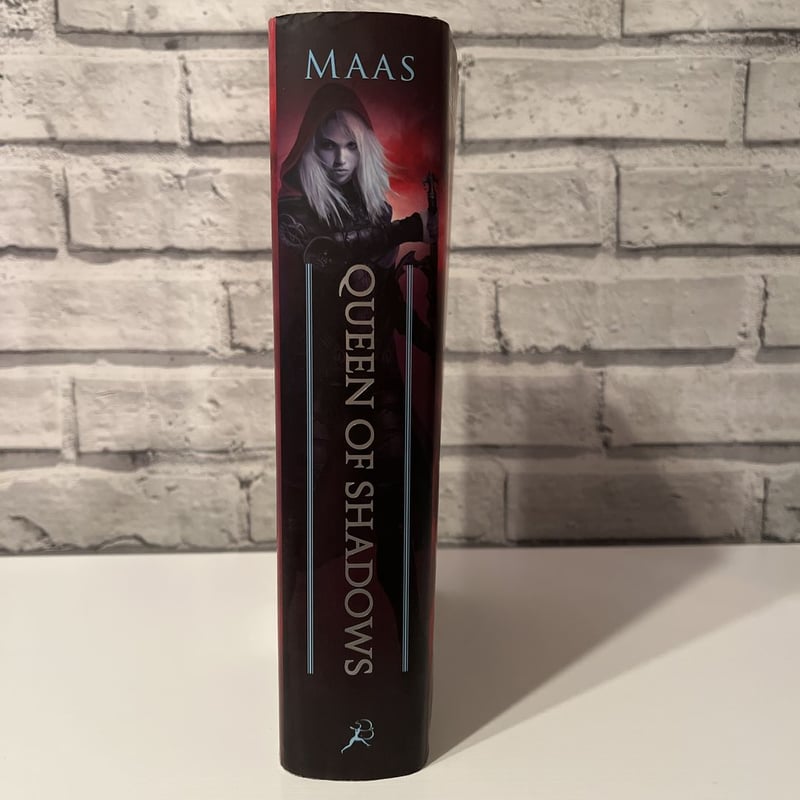 Queen of Shadows by Sarah J. Maas, Hardcover | Pangobooks