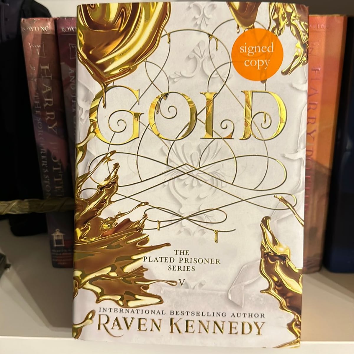 Gold by Raven Kennedy, Hardcover | Pangobooks