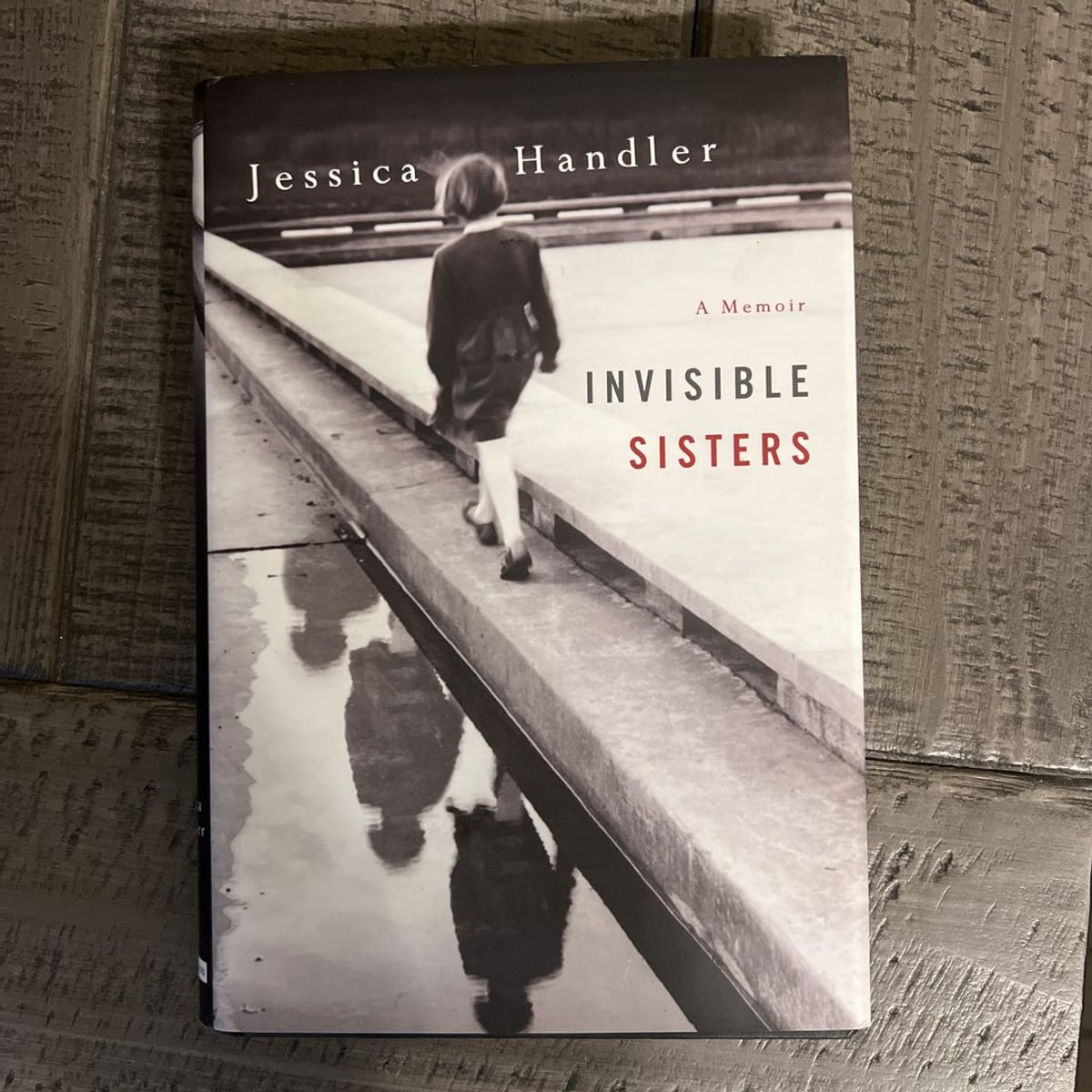 Invisible Sisters by Jessica Handler, Hardcover | Pangobooks