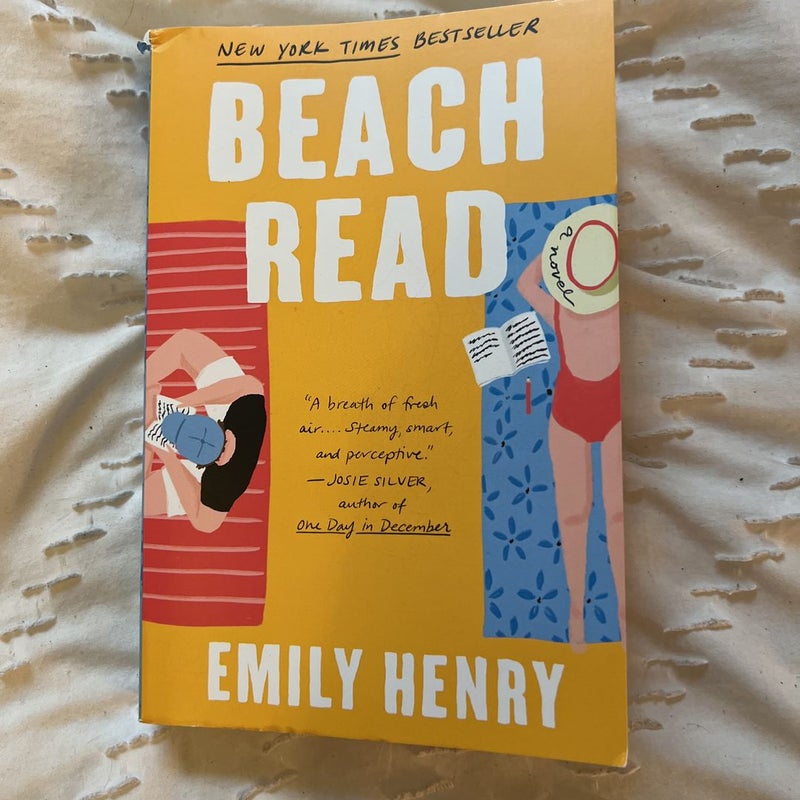 Beach Read by Emily Henry, Paperback | Pangobooks