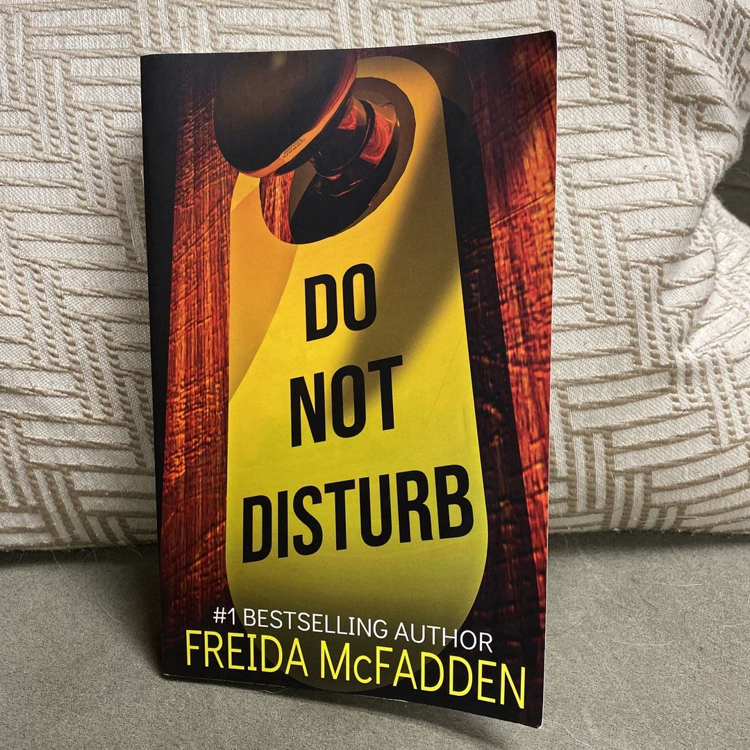 Do Not Disturb by Freida McFadden, Paperback | Pangobooks