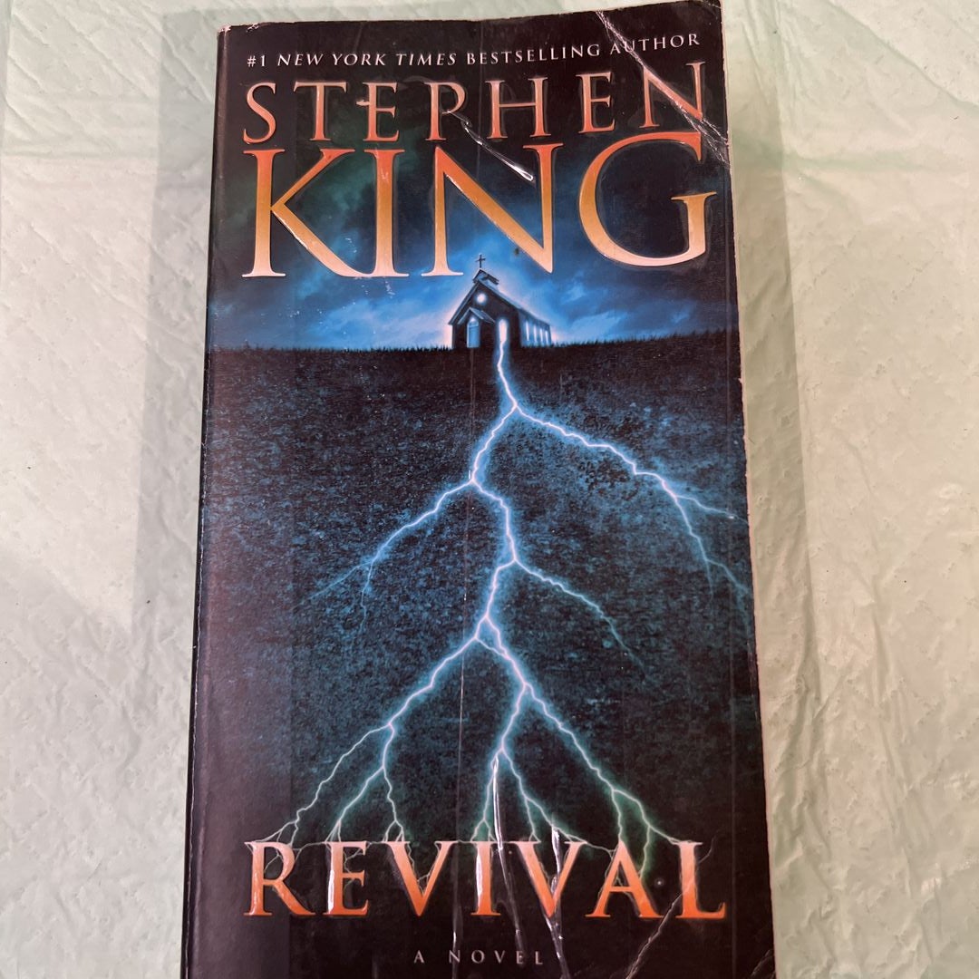 Revival by Stephen King, Paperback | Pangobooks
