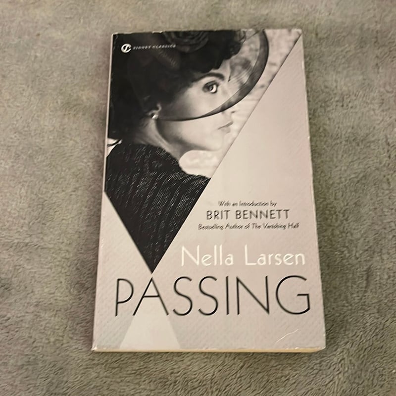 Passing by Nella Larsen; Brit Bennett, Paperback | Pangobooks