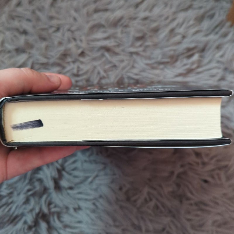 Seven Deadly Shadows by Courtney Alameda, Hardcover | Pangobooks