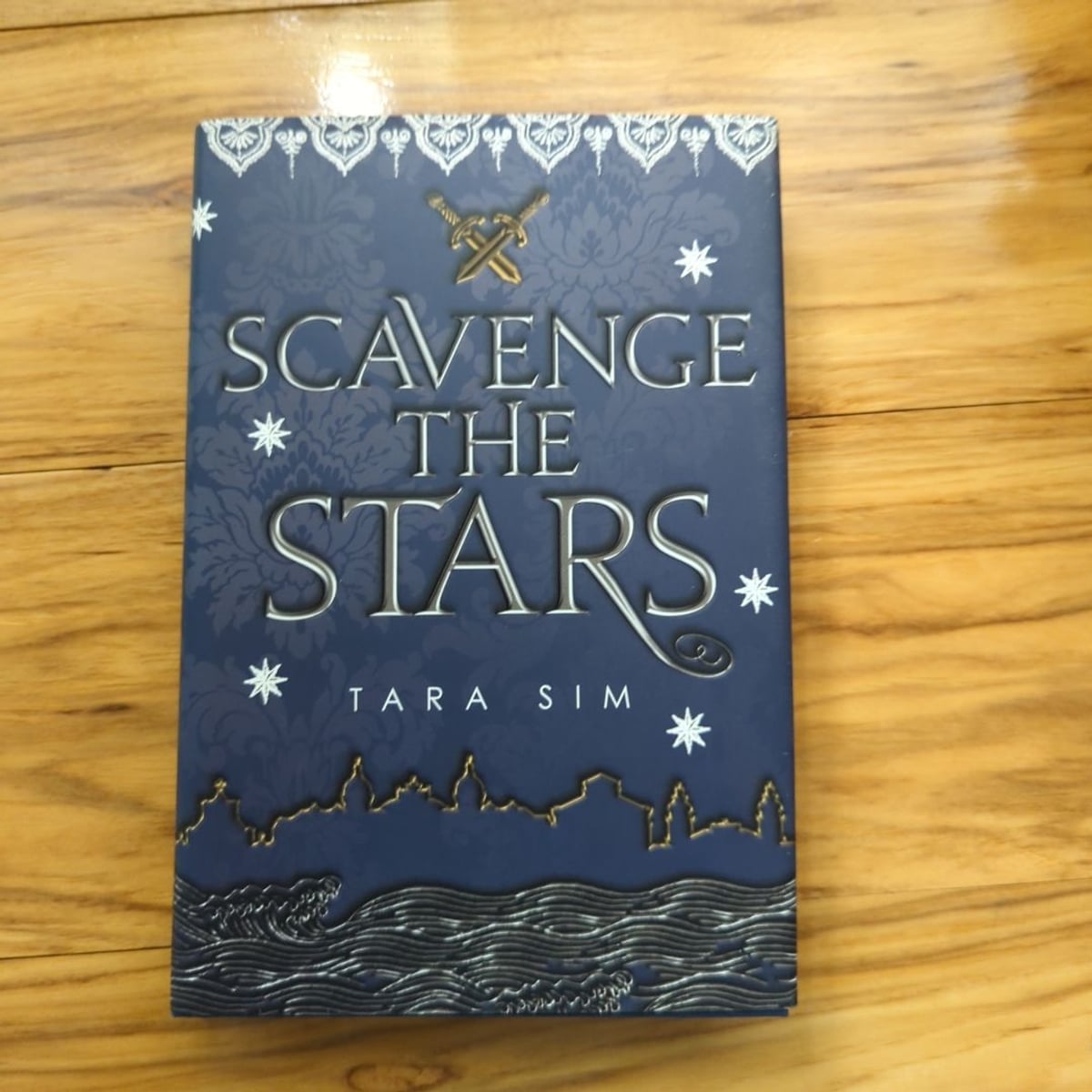 Scavenge the Stars by Tara Sim, Hardcover | Pangobooks
