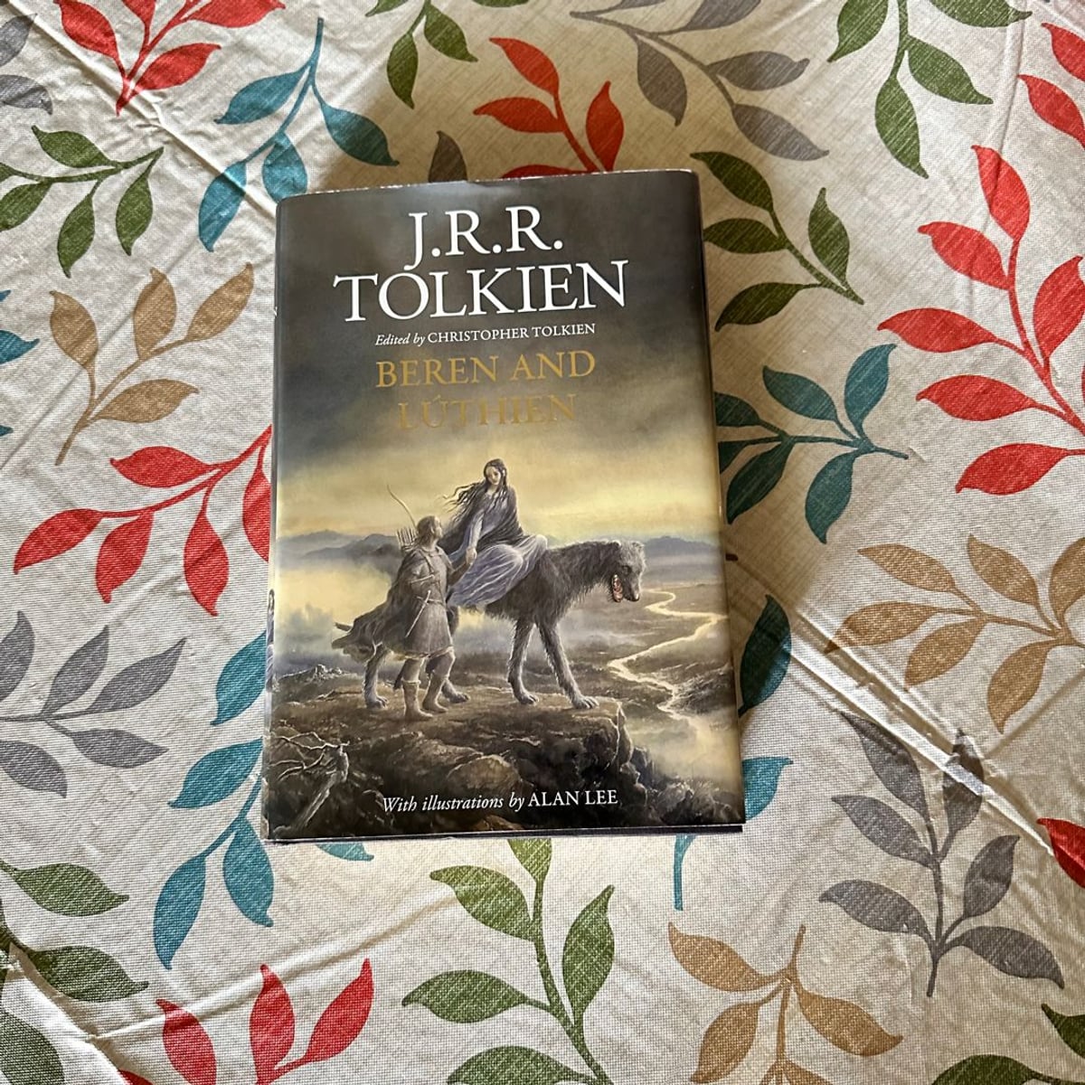 Beren and Luthien by J. R. R. Tolkien, Hardcover | Pangobooks