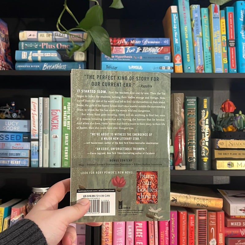 Wilder Girls by Rory Power, Paperback | Pangobooks