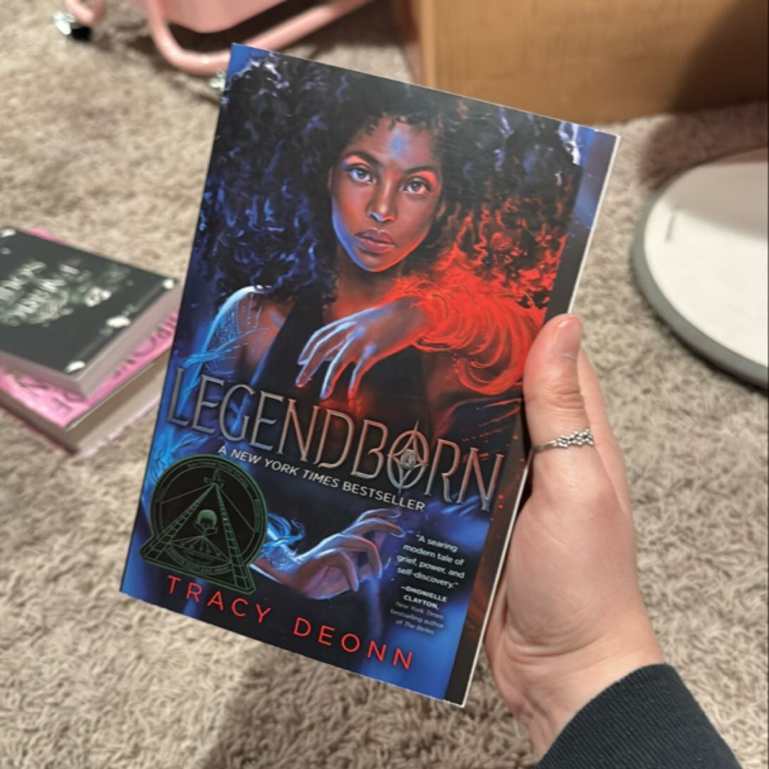 Legendborn by Tracy Deonn, Paperback | Pangobooks