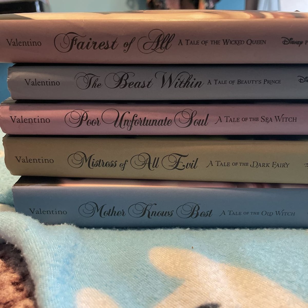 First 5 books of Disney Villans by Serena Valentino, Hardcover | Pangobooks