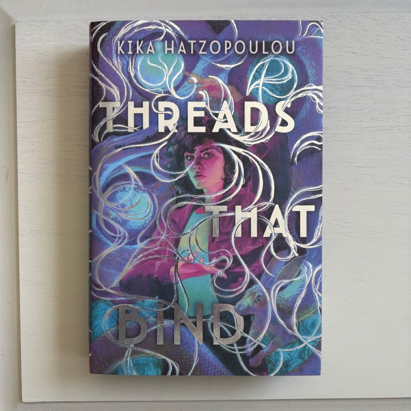 Threads That Bind by Kika Hatzopoulou, Hardcover | Pangobooks