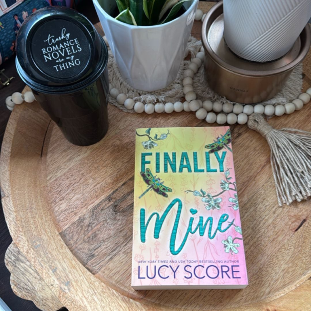 Finally Mine by Lucy Score, Paperback | Pangobooks