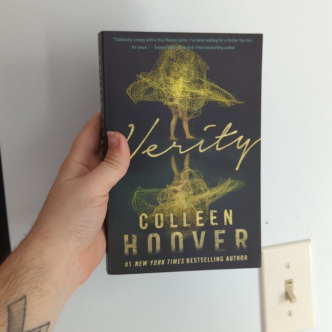 Verity by Colleen Hoover, Paperback | Pangobooks