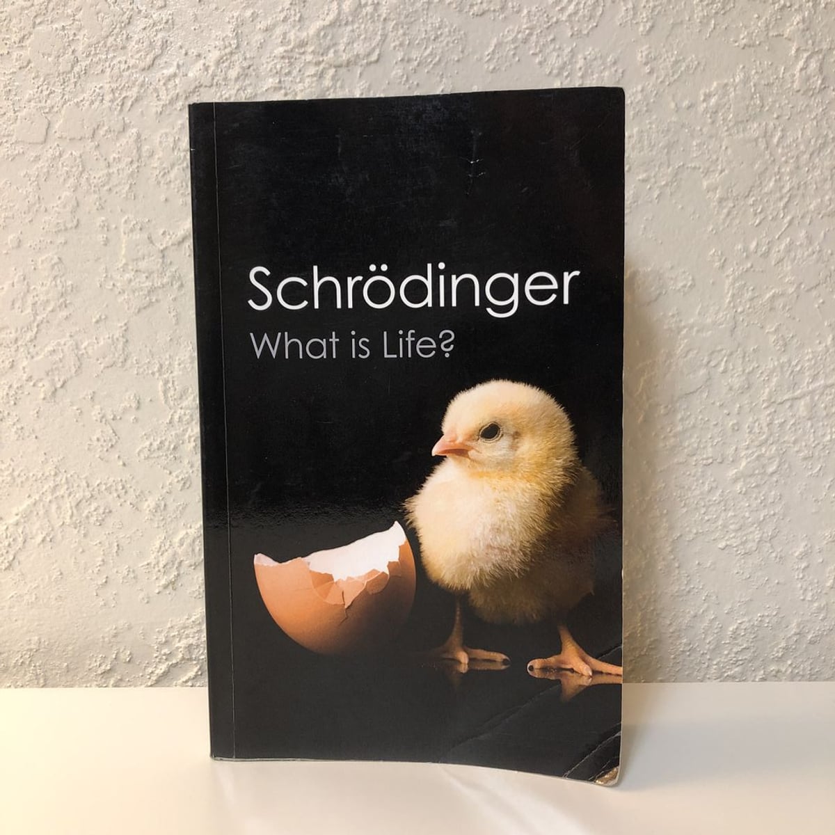 What Is Life? by Erwin Schrödinger, Roger Penrose