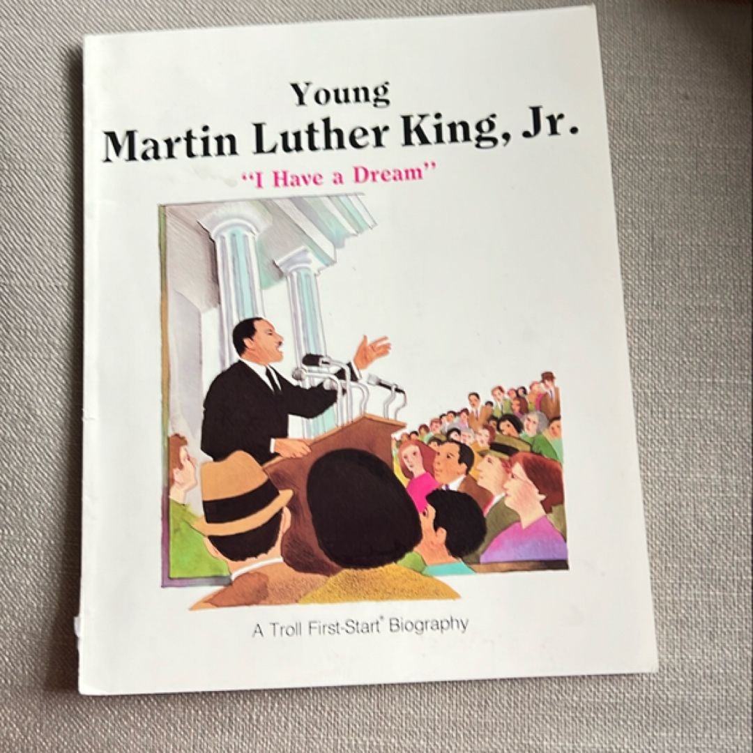 Young Martin Luther King jr by Joanne Mattern , Paperback | Pangobooks