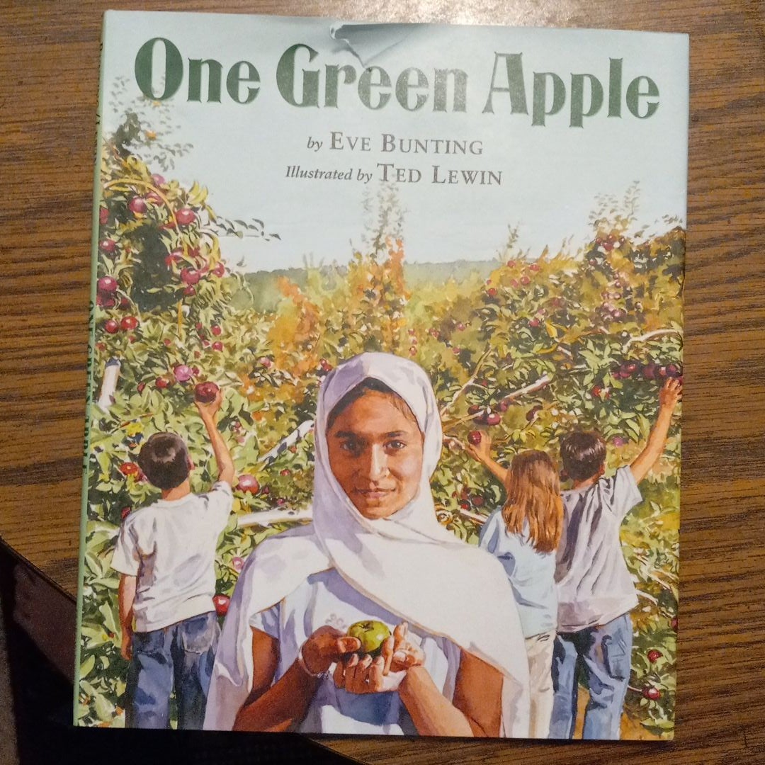 One Green Apple by Eve Bunting, Hardcover | Pangobooks