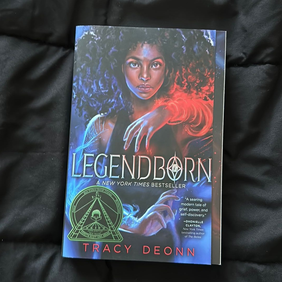 Legendborn by Tracy Deonn, Paperback | Pangobooks