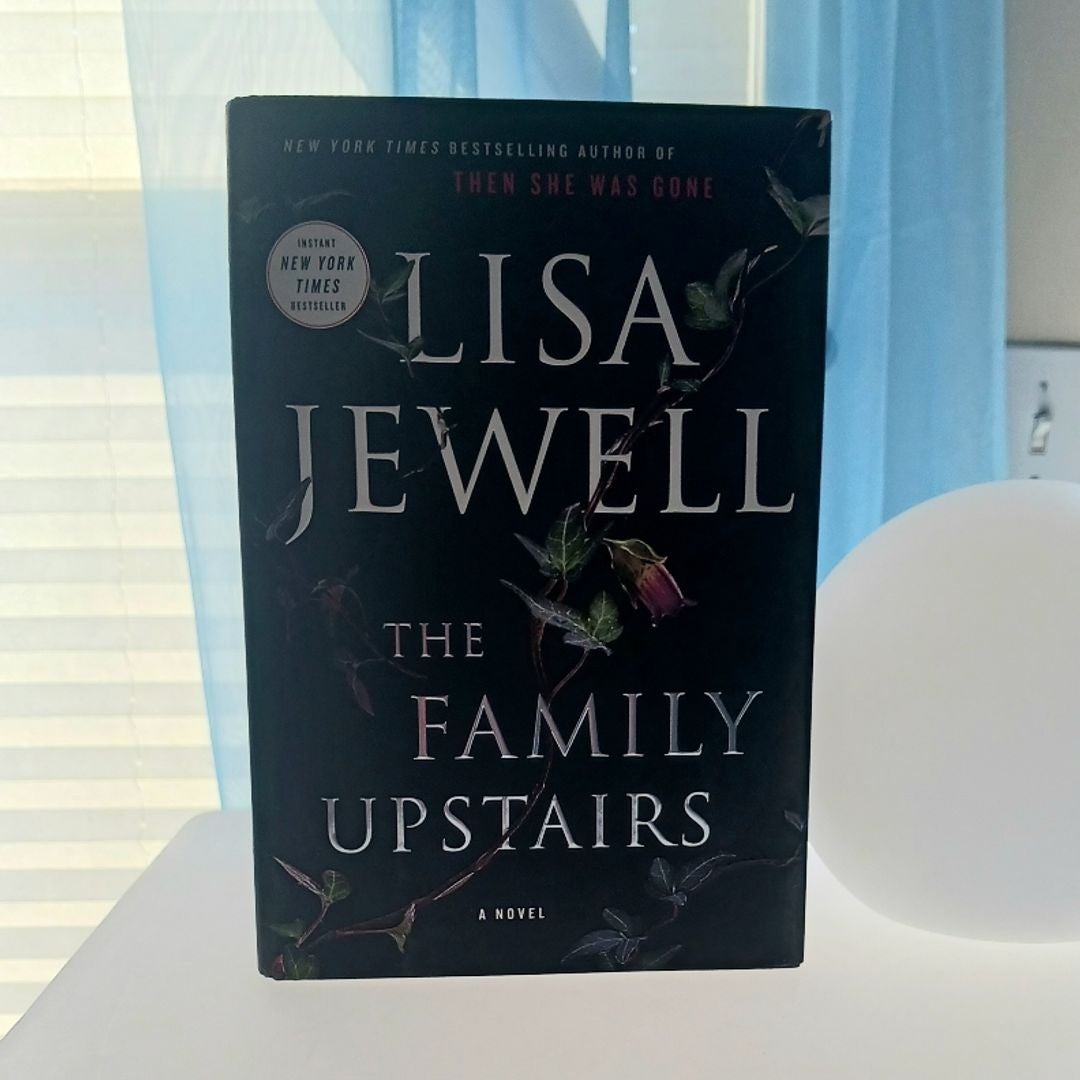 The Family Upstairs by Lisa Jewell, Hardcover | Pangobooks