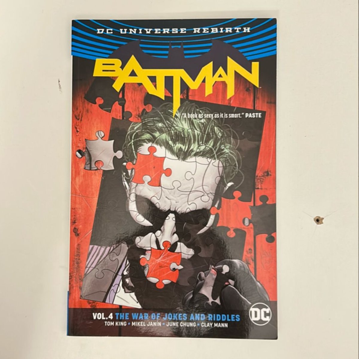 Batman Vol. 4: the War of Jokes and Riddles (Rebirth) by Tom King