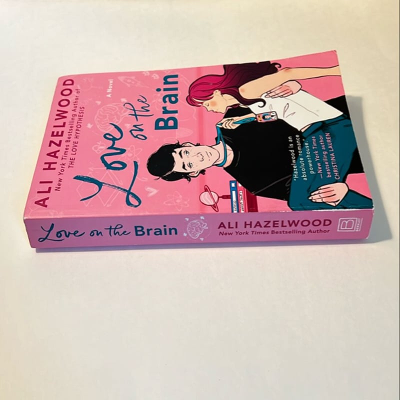 Love on the Brain by Ali Hazelwood, Paperback | Pangobooks