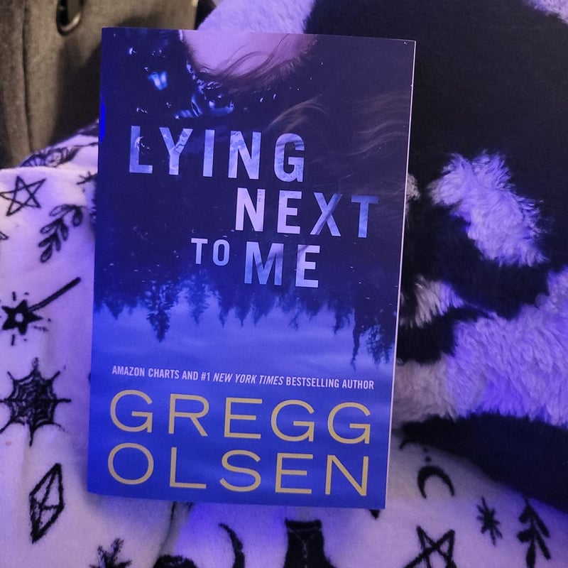 Lying Next to Me by Gregg Olsen, Paperback | Pangobooks