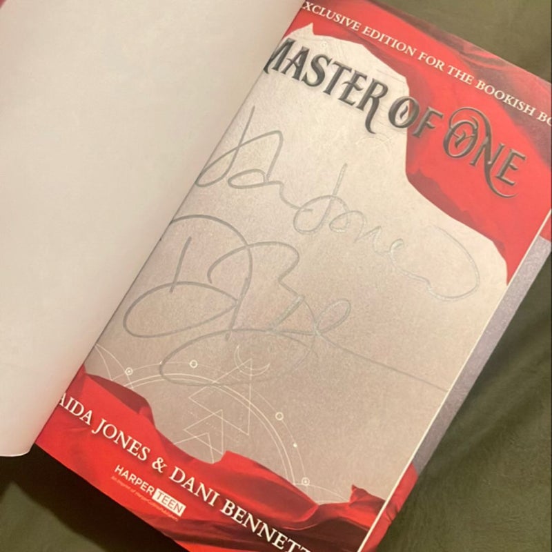 Master of One by Jaida Jones and Dani Bennet, Hardcover | Pangobooks