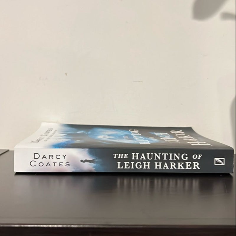The Haunting of Leigh Harker by Darcy Coates, Paperback | Pangobooks