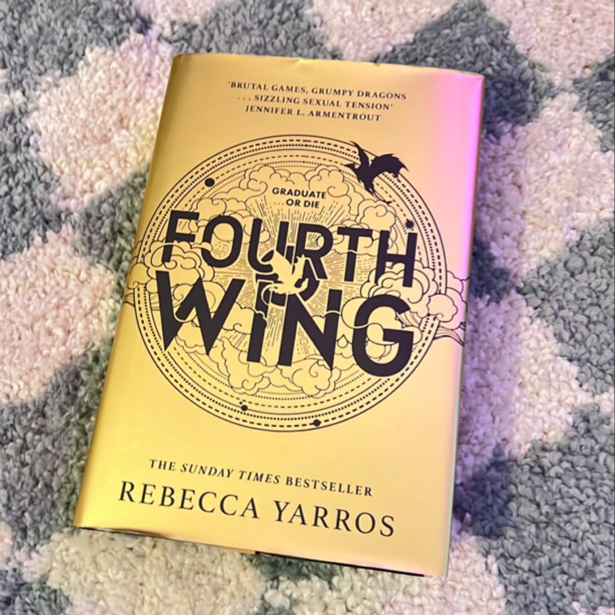 Fourth Wing UK Edition by Rebecca Yarros, Hardcover | Pangobooks