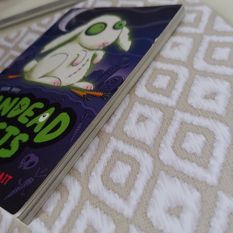Undead Pets by Sam Hay, Paperback | Pangobooks
