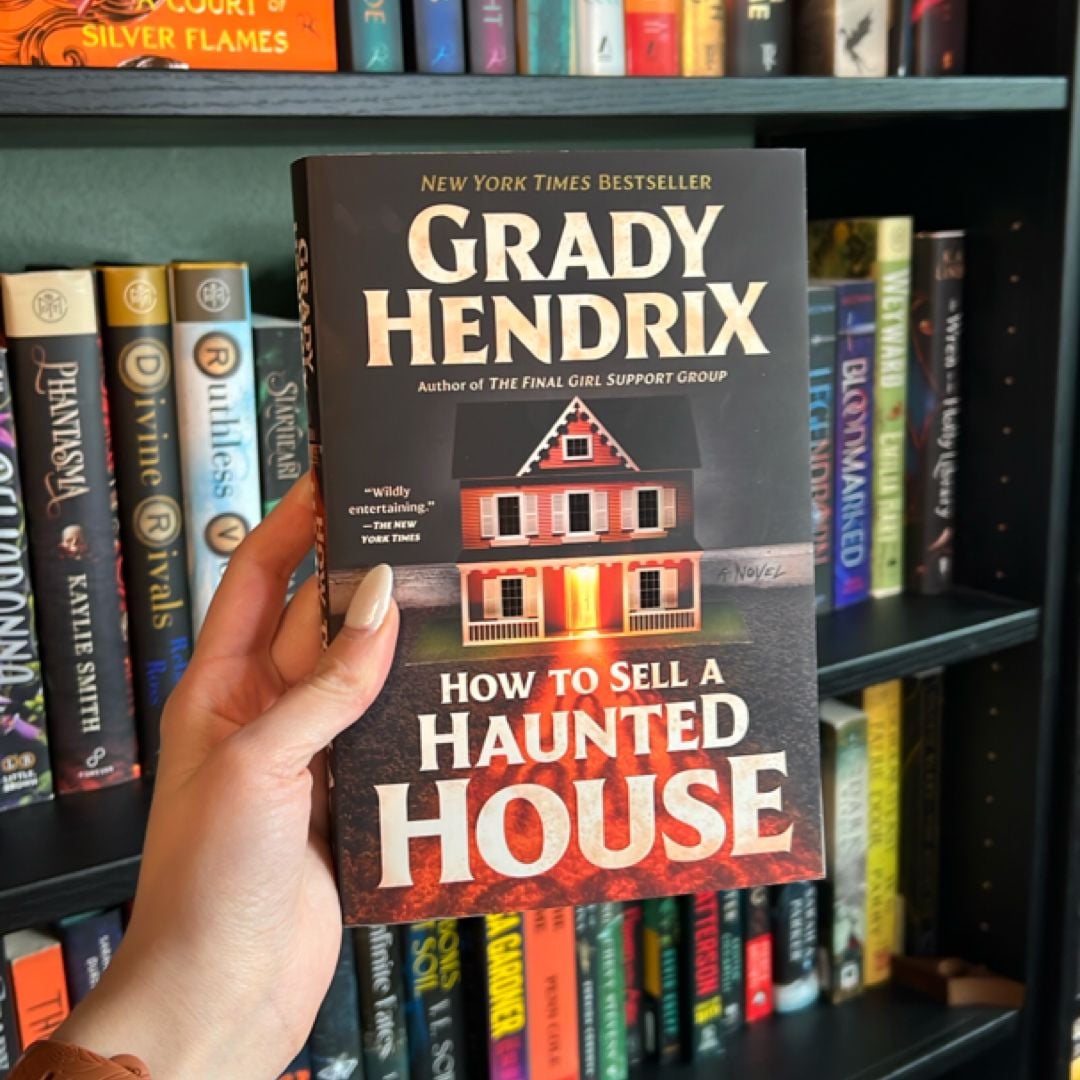 How to Sell a Haunted House by Grady Hendrix, Paperback | Pangobooks