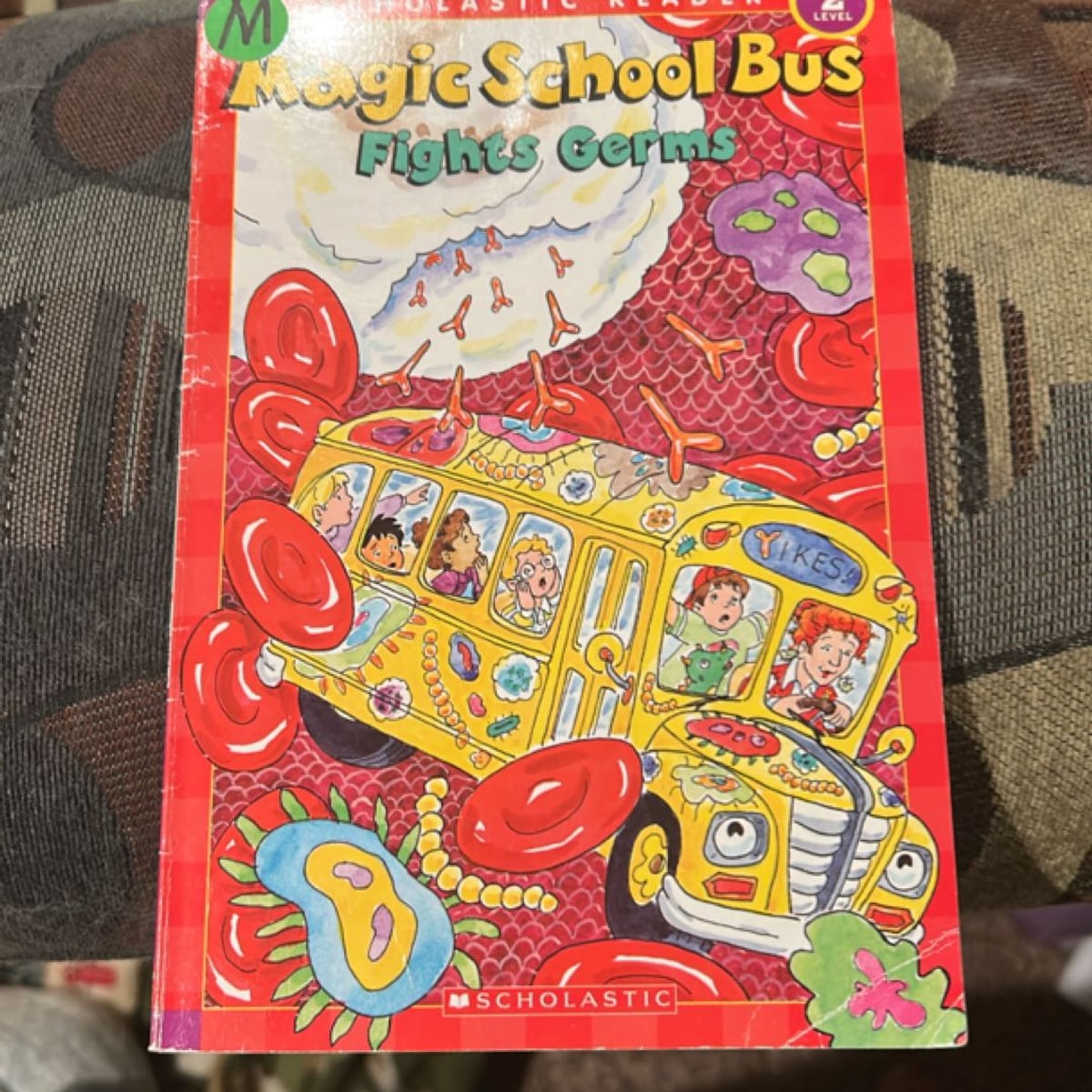 The Magic School Bus Fights Germs by Kate Egan, Joanna Cole