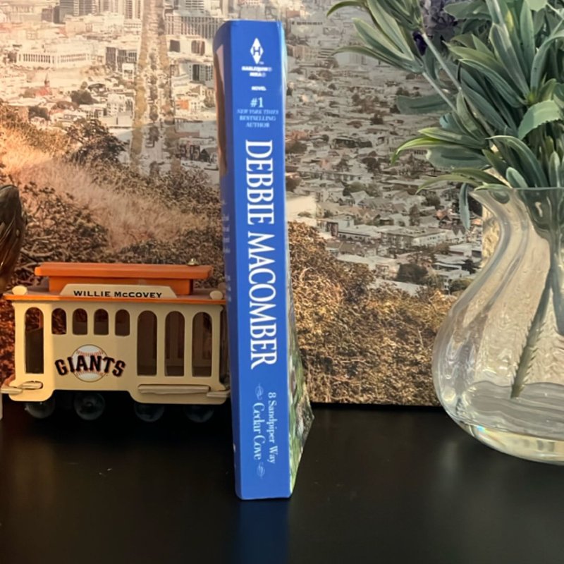 8 Sandpiper Way by Debbie Macomber, Paperback | Pangobooks