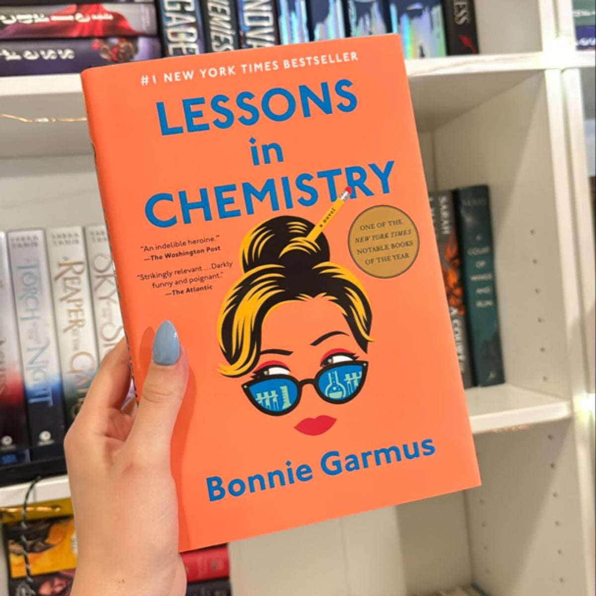 Lessons in Chemistry by Bonnie Garmus, Hardcover | Pangobooks
