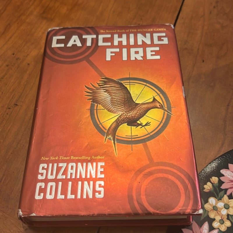 Catching Fire by Suzanne Collins, Hardcover | Pangobooks