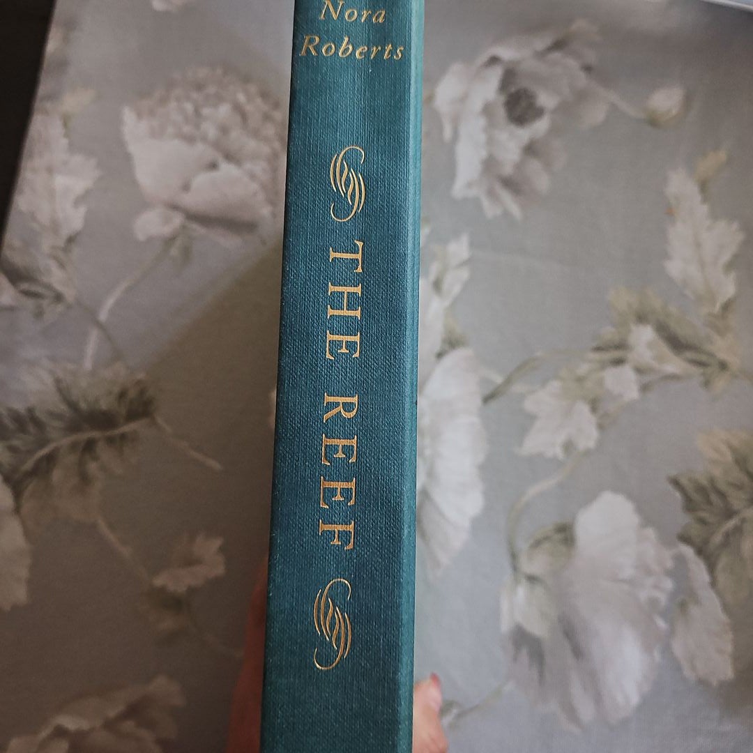 The Reef by Nora Roberts