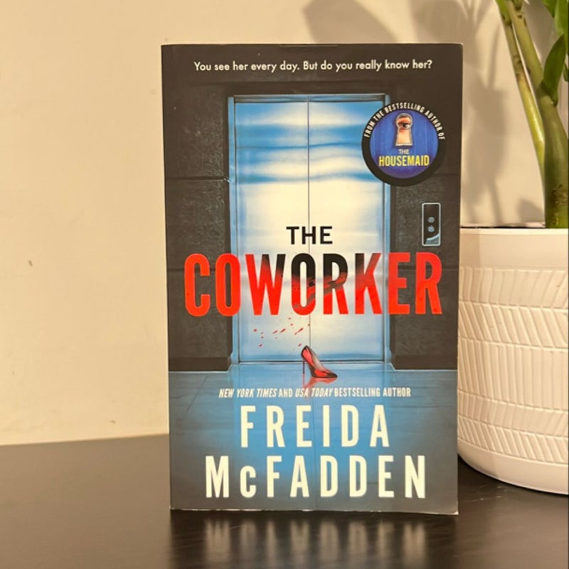 The Coworker by Freida McFadden, Paperback | Pangobooks